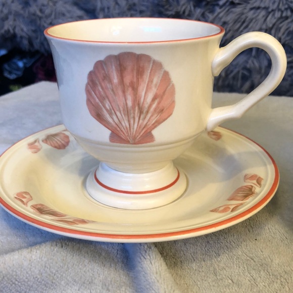 sangostone | Kitchen | Vintage Seashell Cups And Saucers | Poshmark